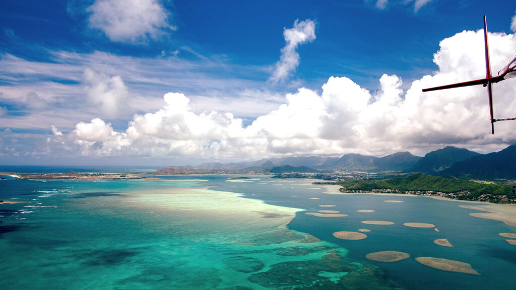 Kaneohe Bay Sandbar Helicopter Tours | Oahu helicopter tours